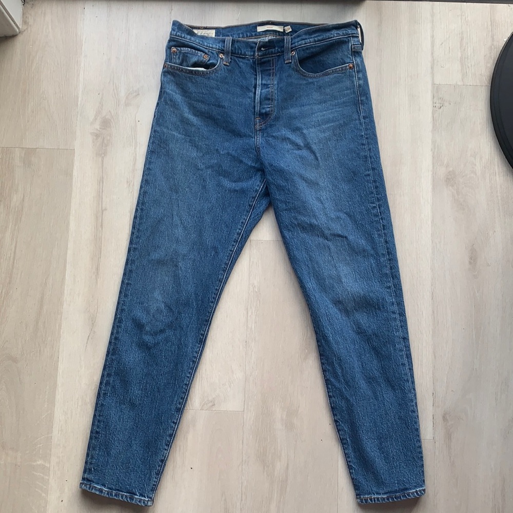 Levi’s Wedgie Icon Fit In Charleston Moves - Gem